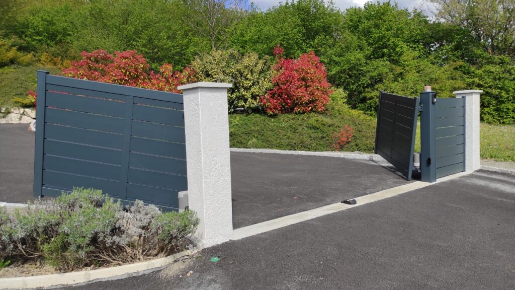 Portail coulissant sur mesure - Imperium Ouvertures