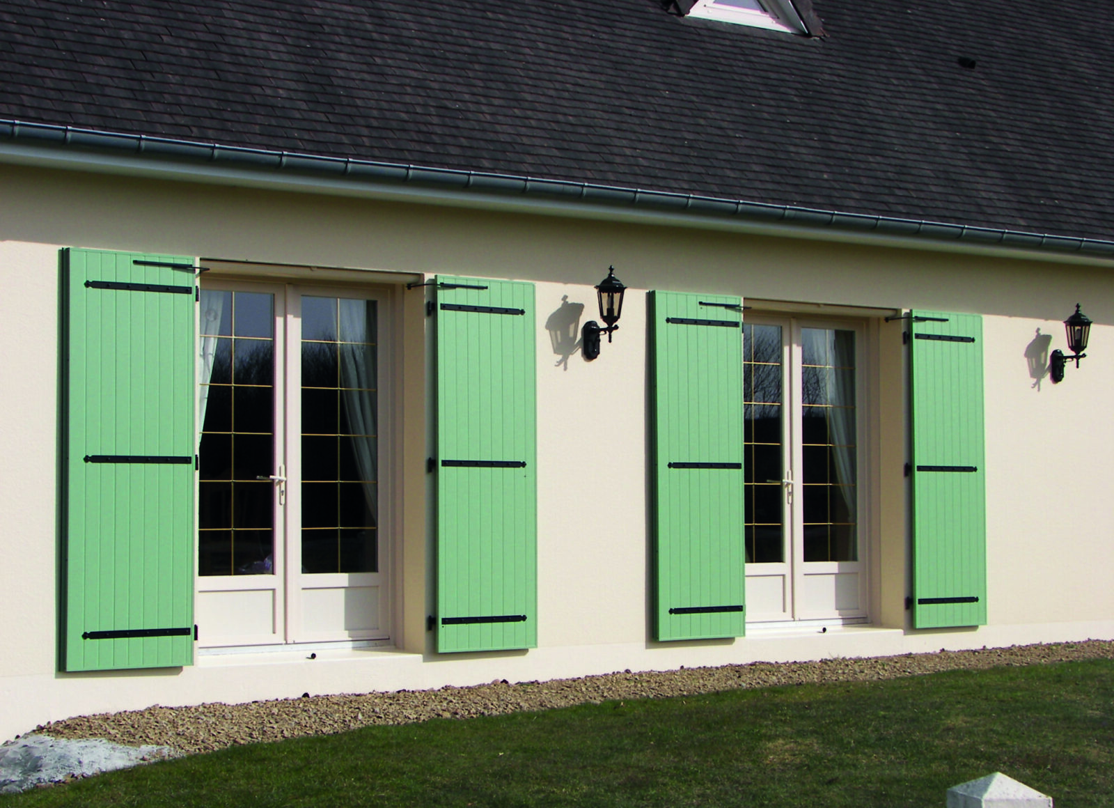 Volets battants PVCs sur mesure – Imperium Ouvertures